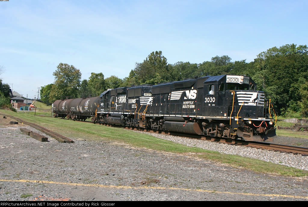 NS Local H74 @ 1145h